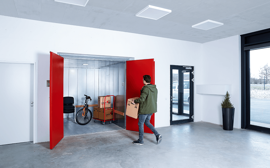 The central role of goods lifts in self-storage centres
